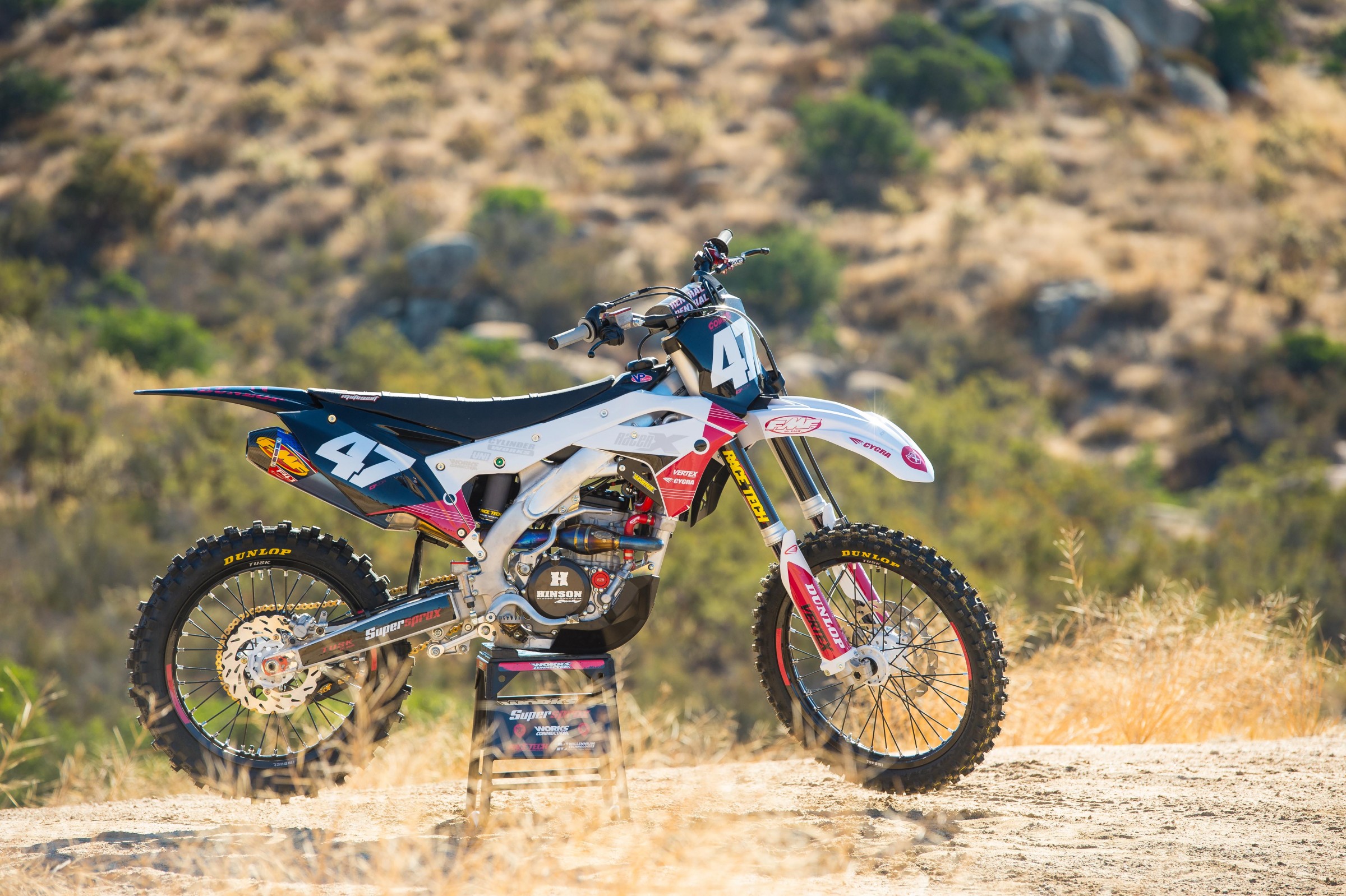 Racer X Films: Garage Build Kawasaki KX250F Big-Bore - Racer X