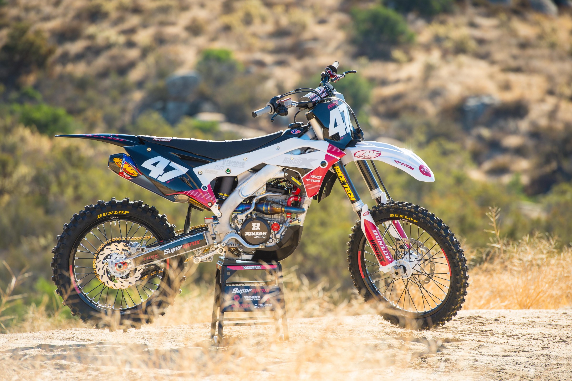 Racer X Films: Garage Build Kawasaki KX250F Big-Bore - Racer X