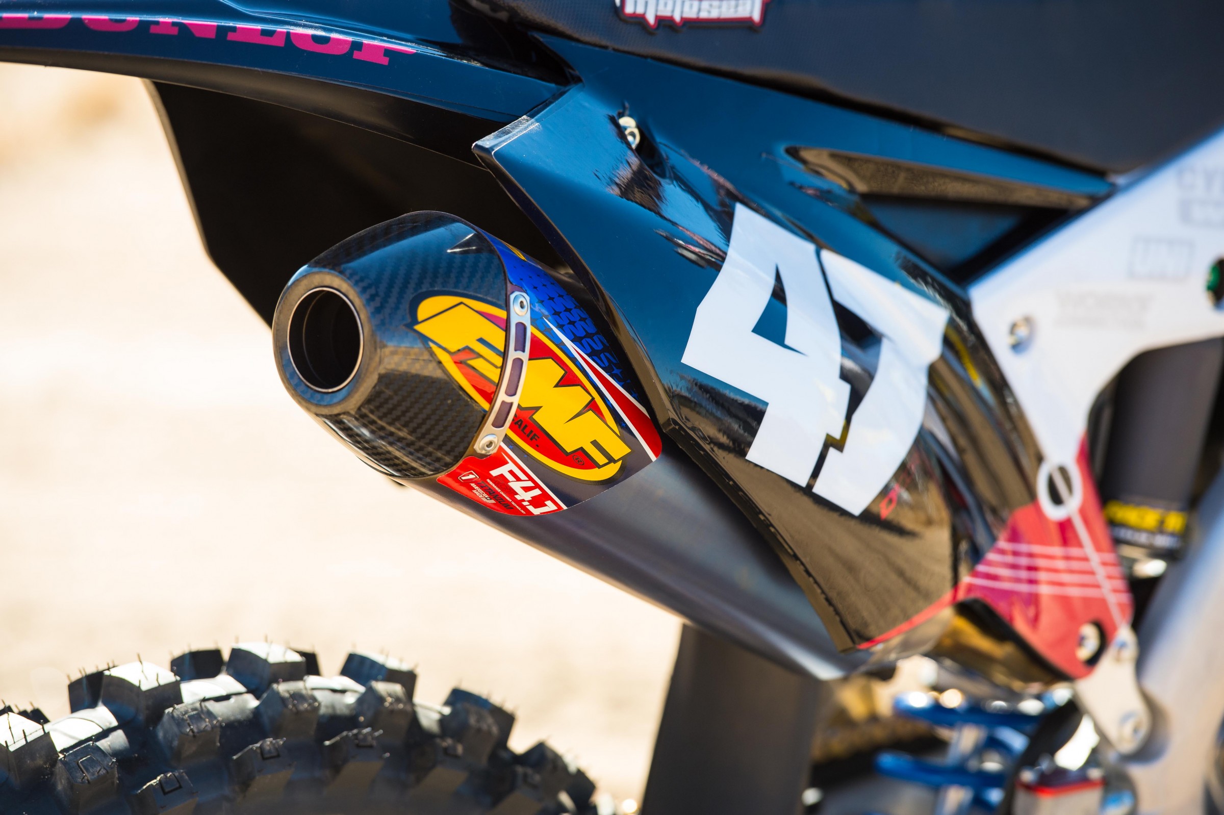 Racer X Films: Garage Build Kawasaki KX250F Big-Bore - Racer X