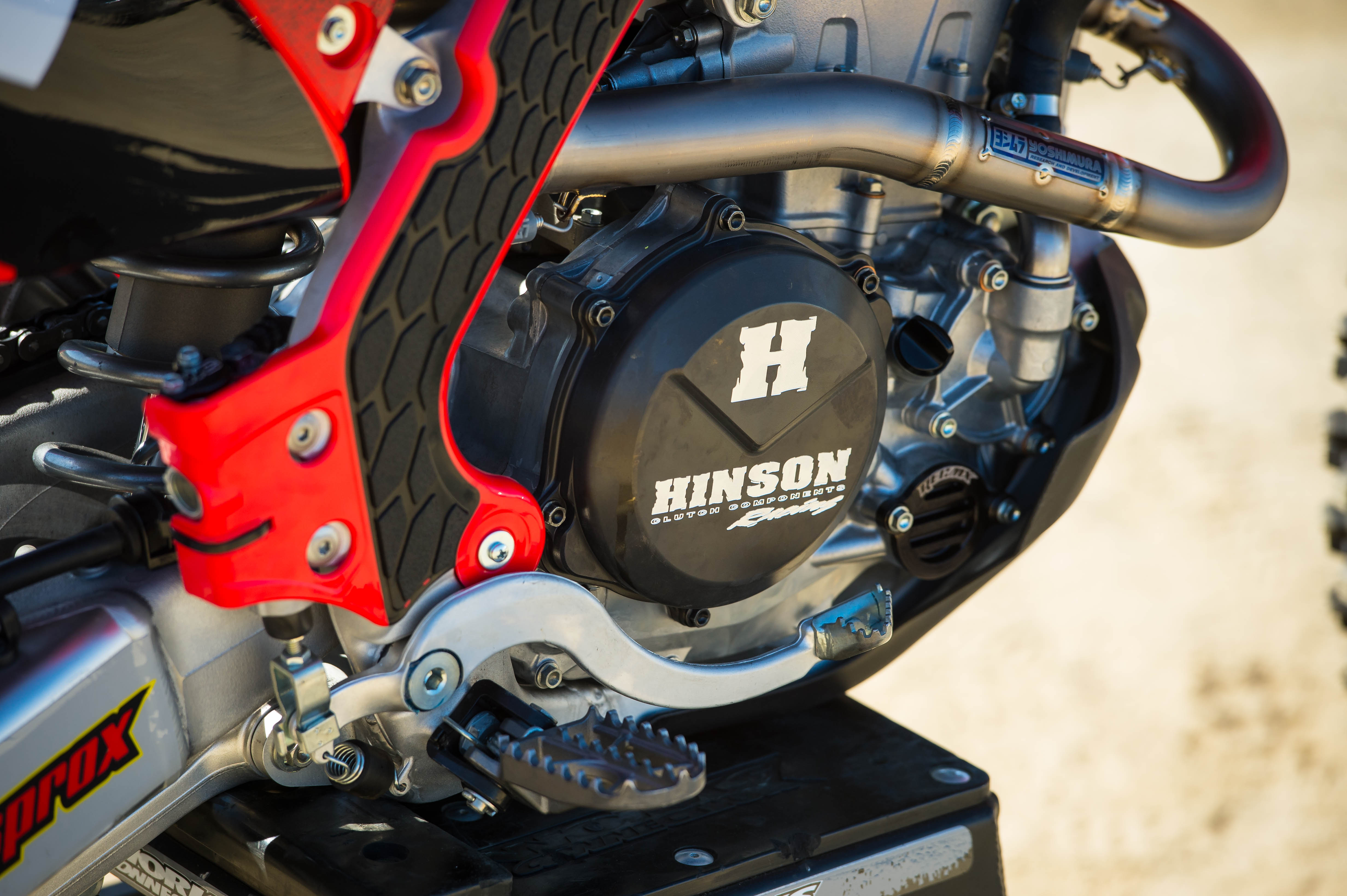 Racer X Films: Garage Build 2018 Honda CRF250R - Racer X