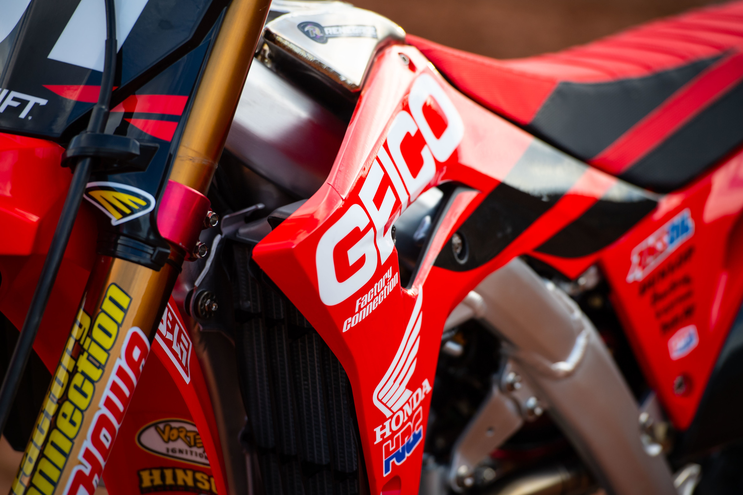 2019 GEICO Honda Team Photo Shoot - Racer X