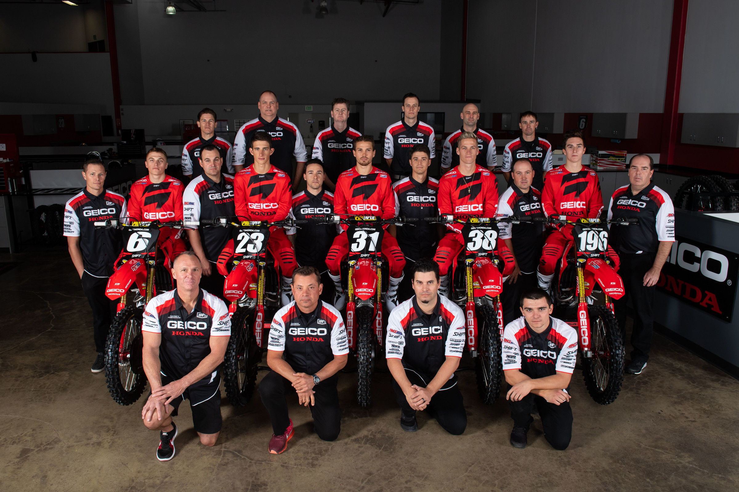 2019 GEICO Honda Team Photo Shoot - Racer X