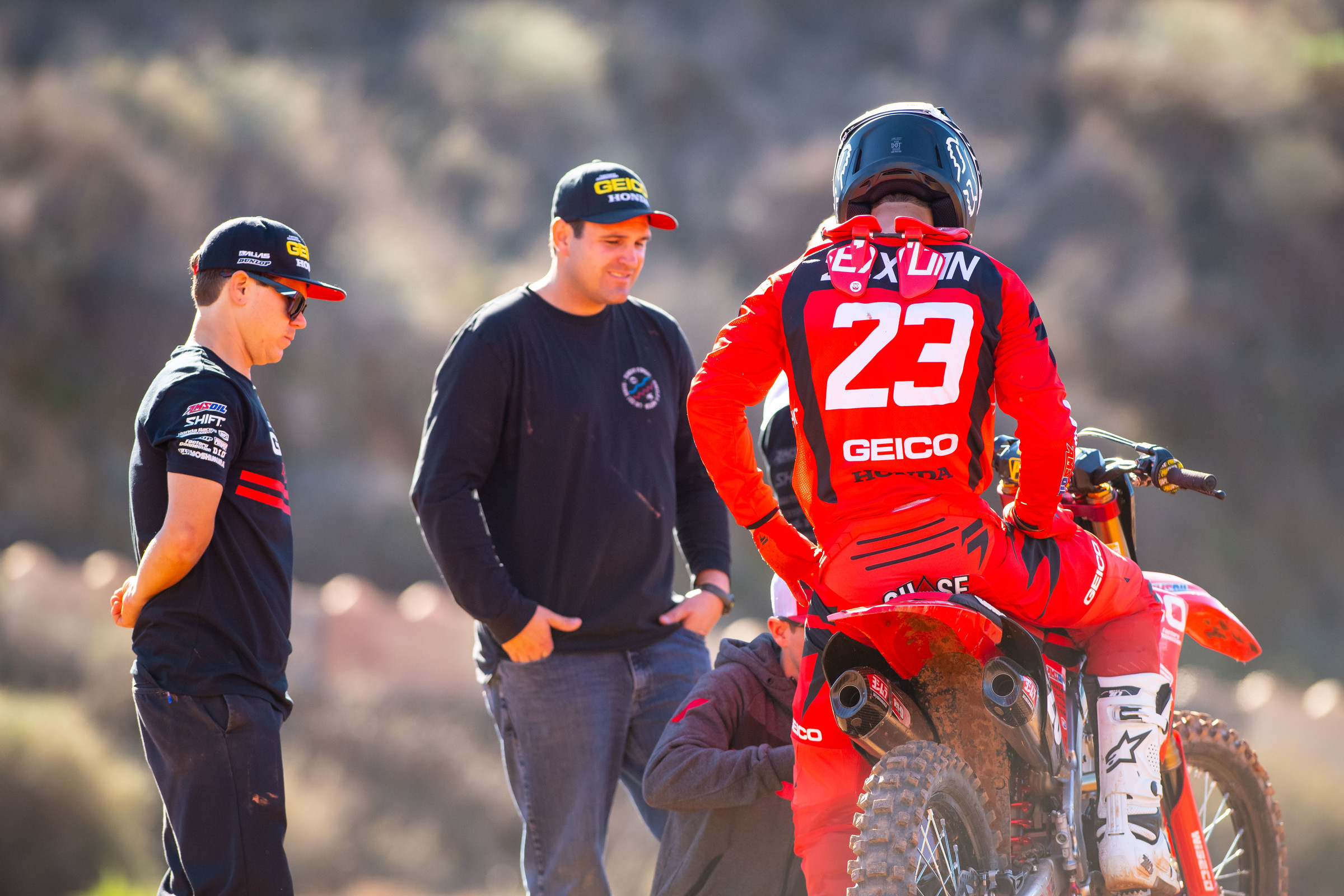2019 GEICO Honda Team Photo Shoot - Racer X