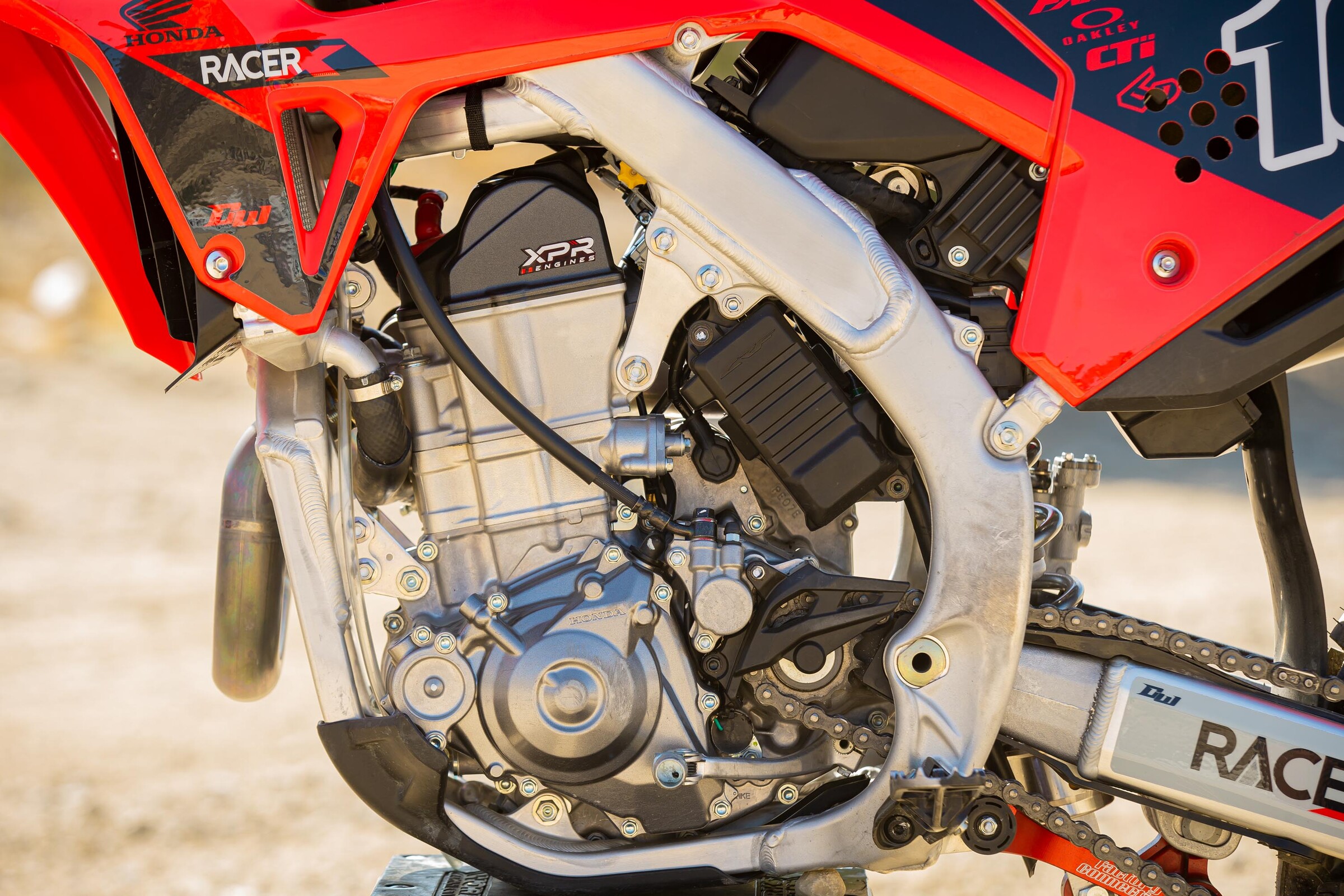 2022 Honda CRF450R Bike Build Garage Build - Racer X