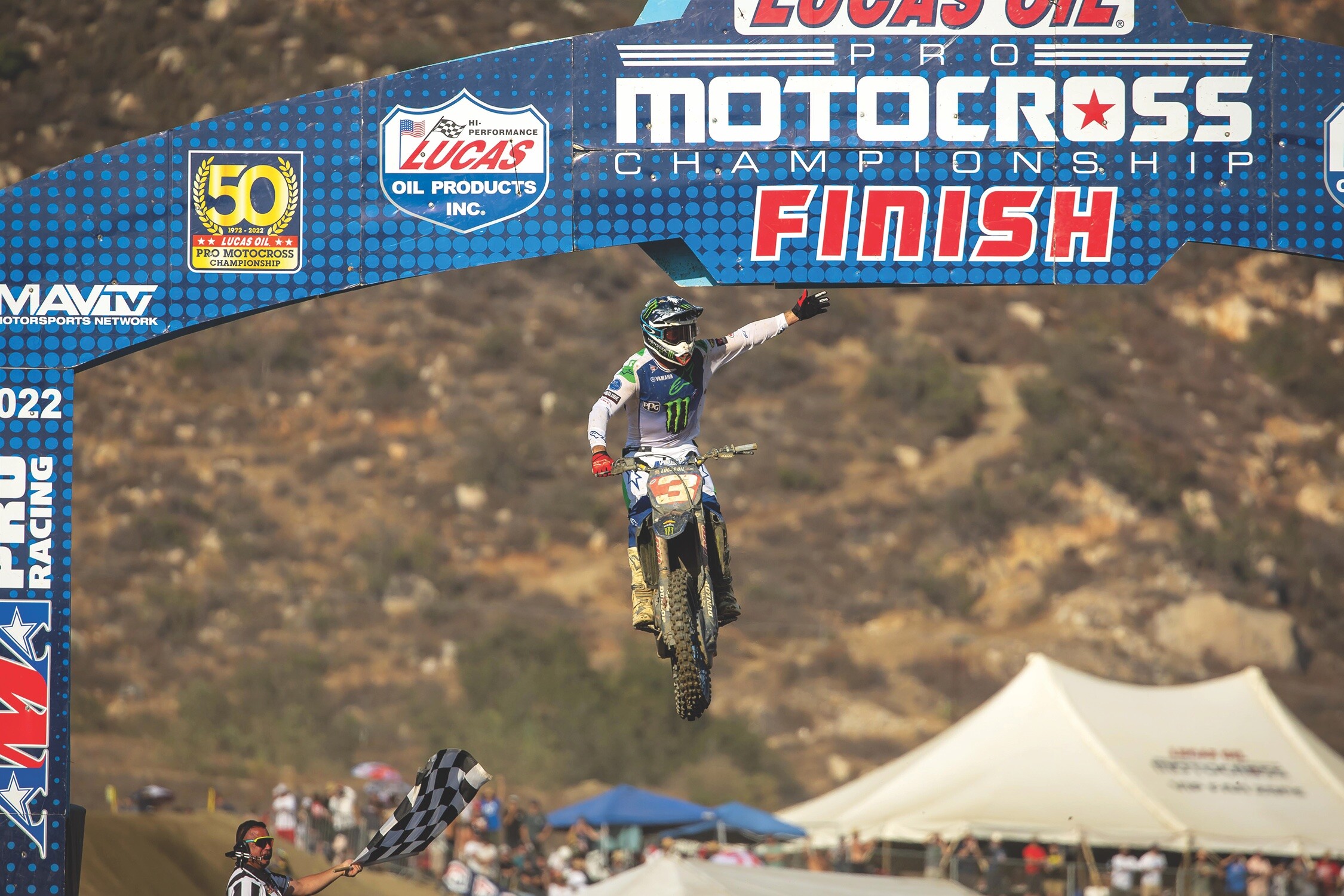 Battle for the Ages - December 2022 - Racer X Magazine