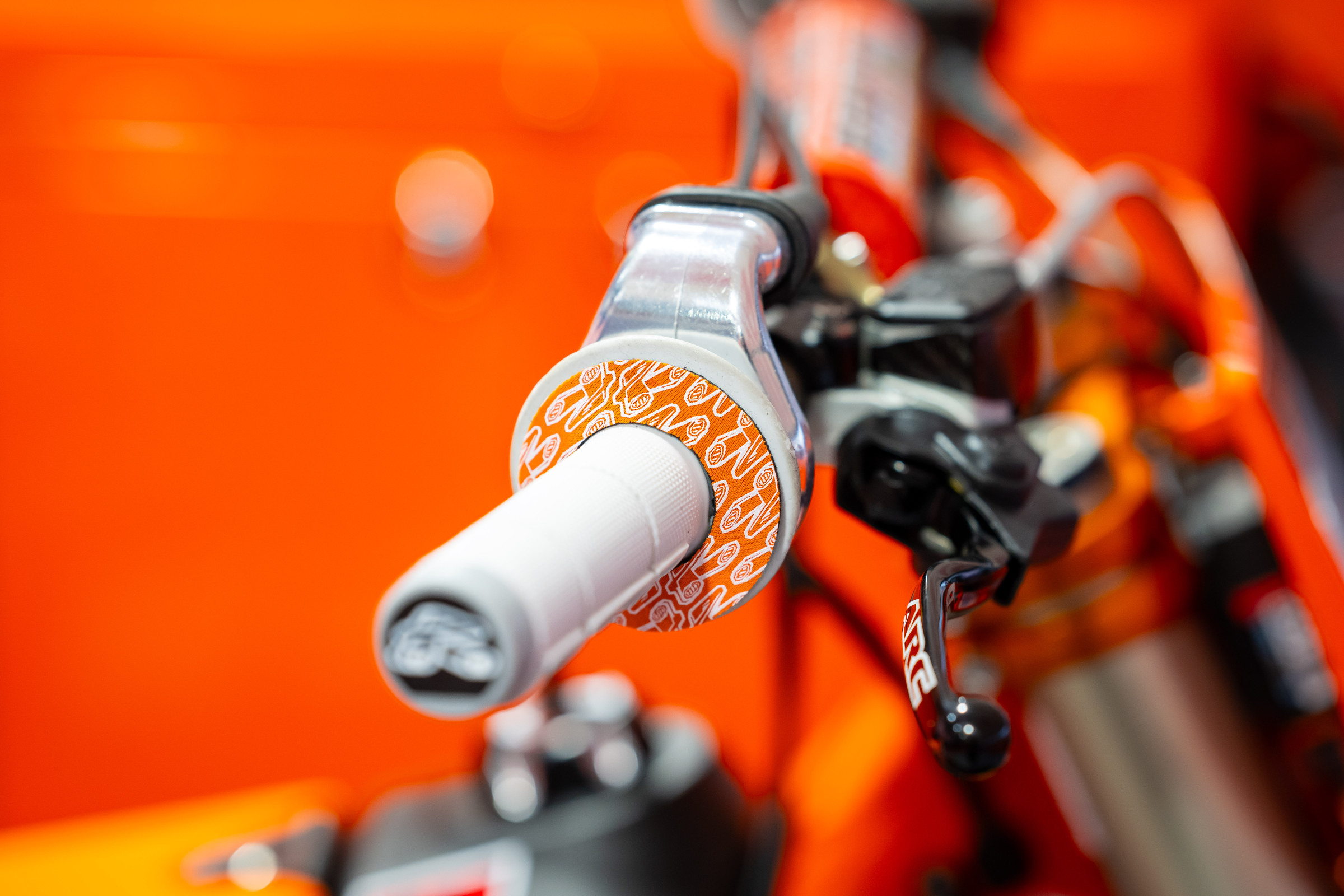 Video: Close Up Look at Eli Tomac's KTM 450 SX-F Supercross Race Bike ...